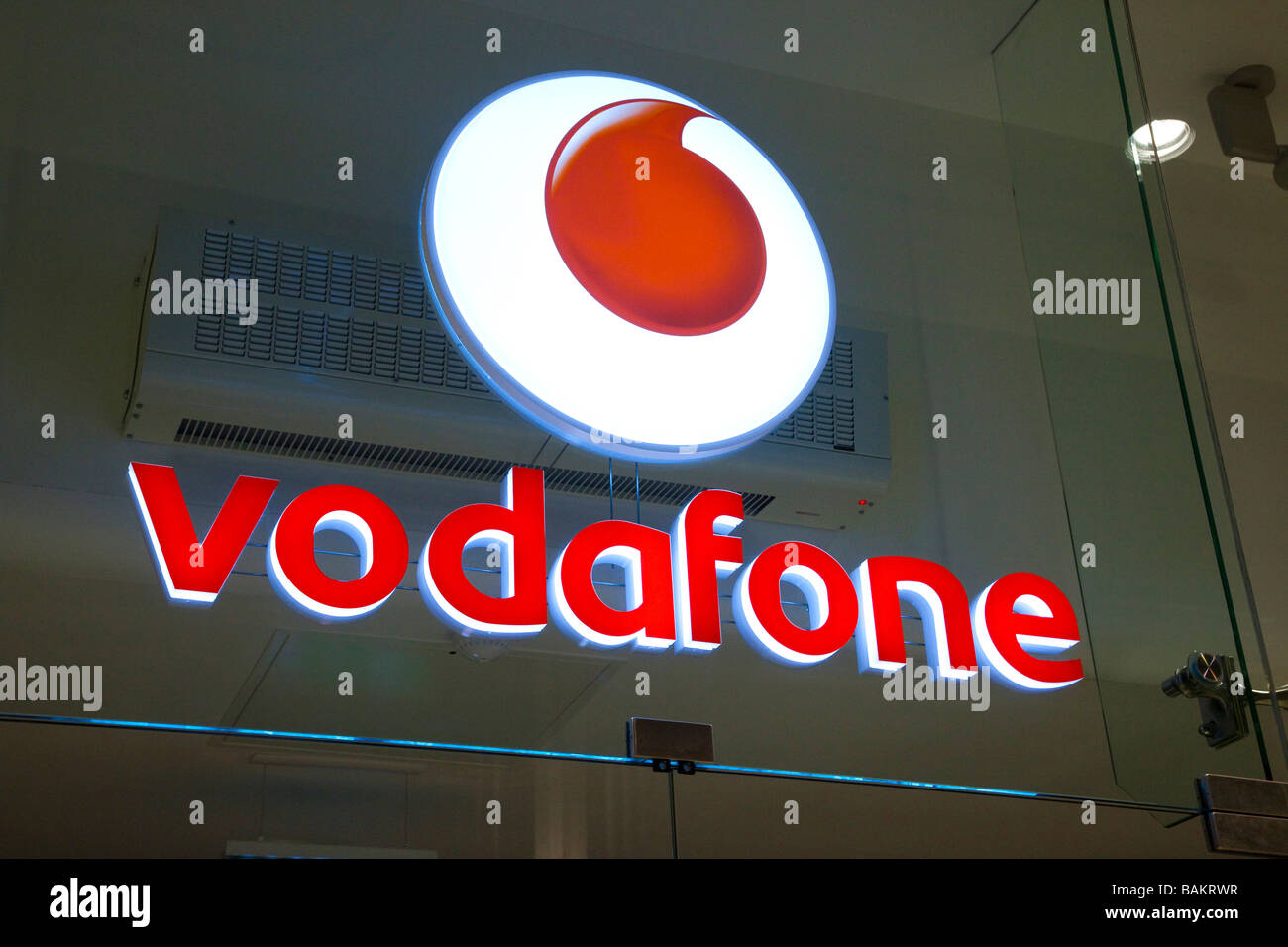 Vodafone logo shopfront hi-res stock photography and images - Alamy