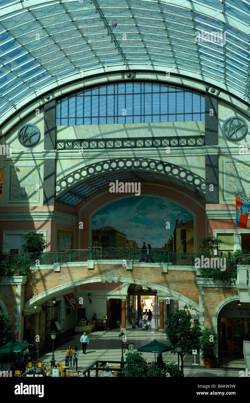 Mercato shopping mall dubai hi-res stock photography and images - Alamy