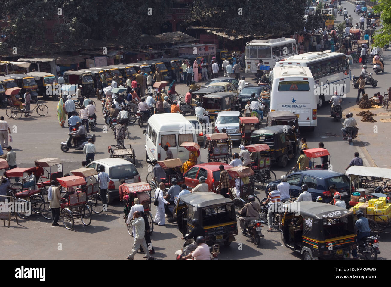 People and streets of india hi-res stock photography and images - Alamy