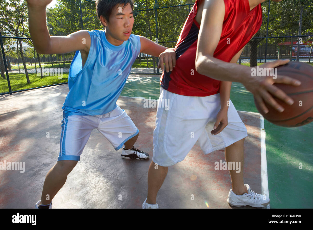 Young Men Playing Basketball Stock Photo - Alamy Young Men Playing Basketball Stock Photo - Alamy