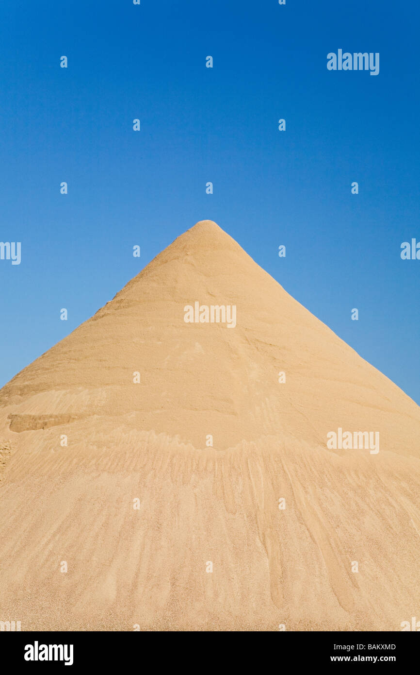 Mound sand hi-res stock photography and images - Alamy