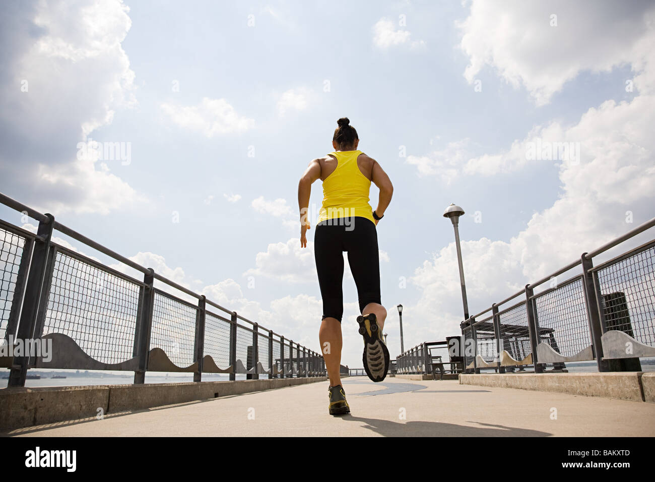 Runner woman new york alone hi-res stock photography and images - Alamy