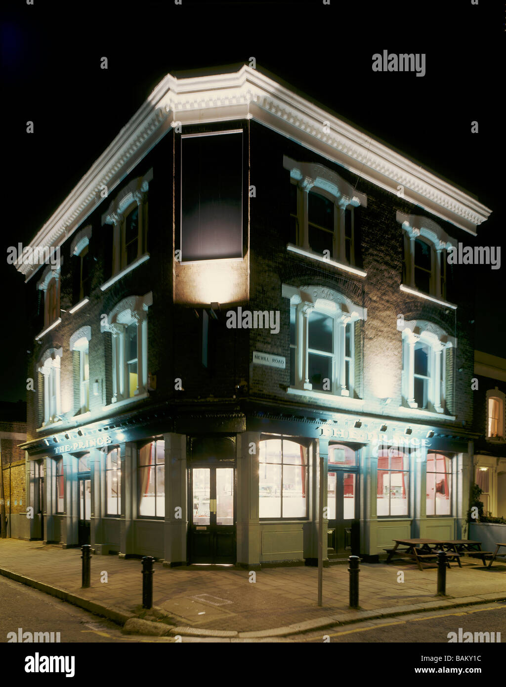 The prince pub hi-res stock photography and images - Alamy
