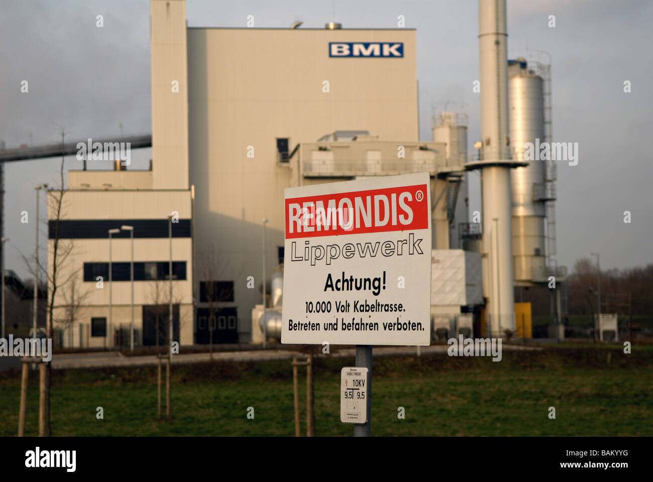 Biomass-fired power station, producing electricity from recycled wood ...
