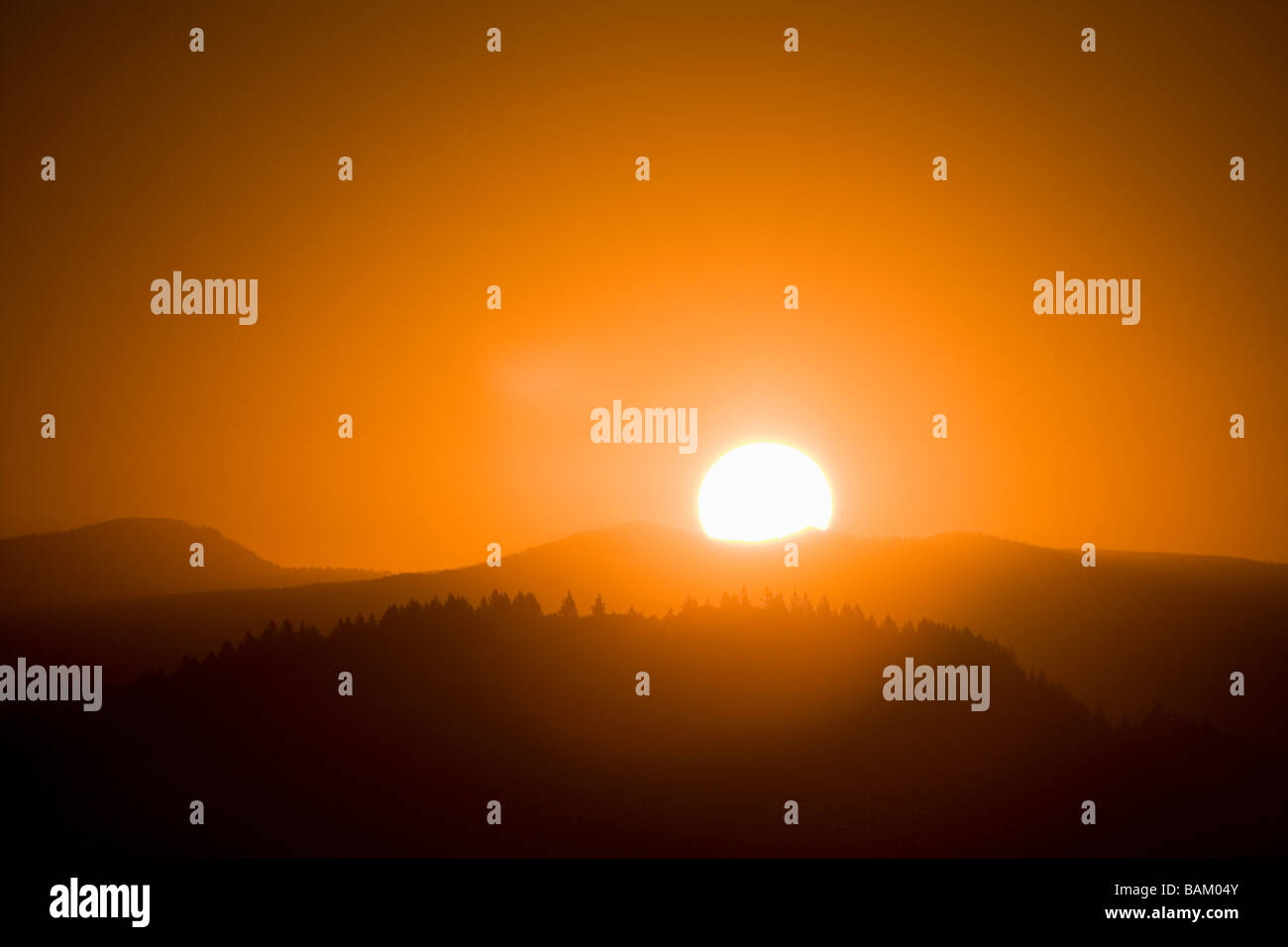 Rising sun lighting hi-res stock photography and images - Alamy