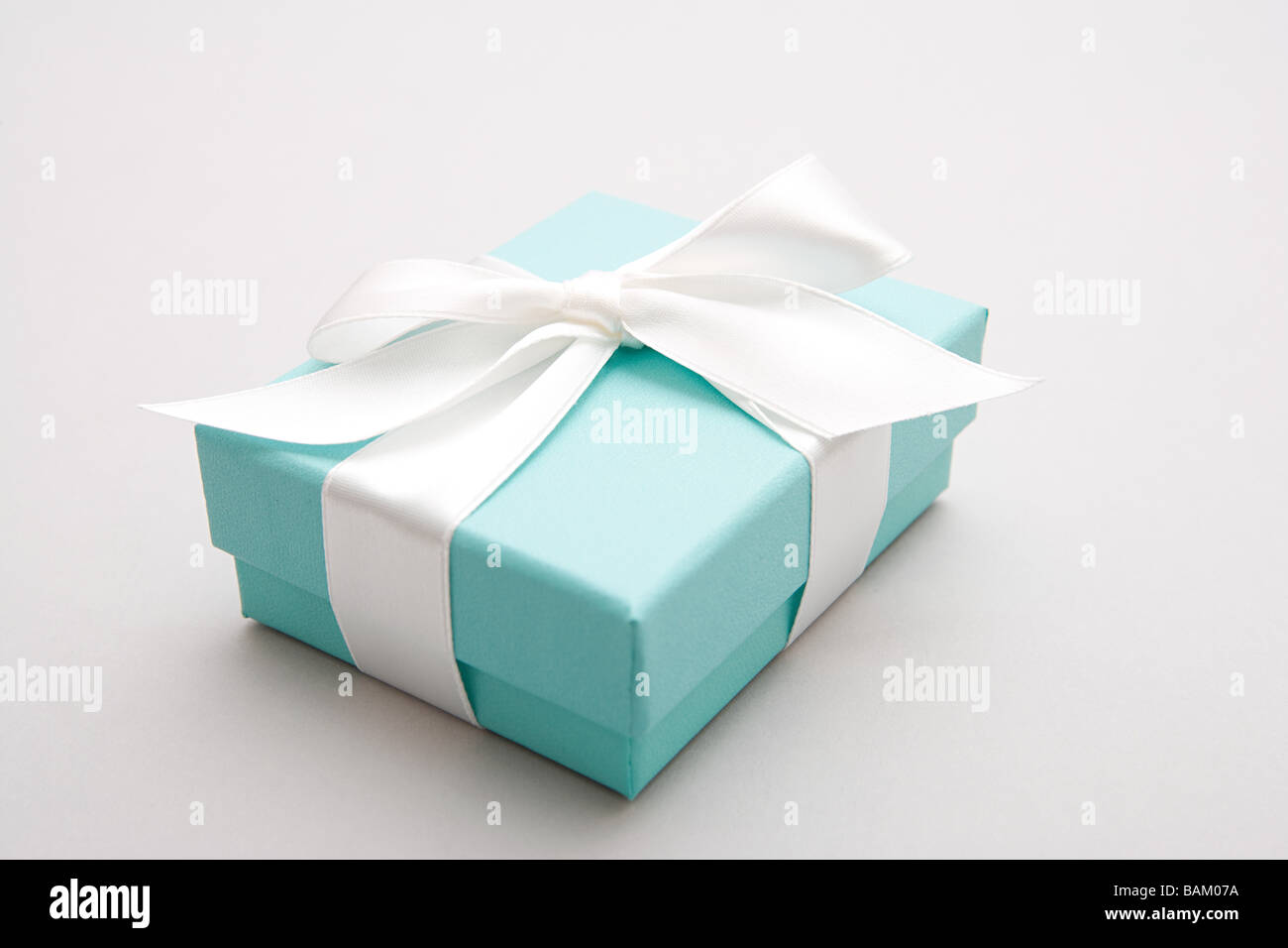 Gift hi-res stock photography and images - Alamy