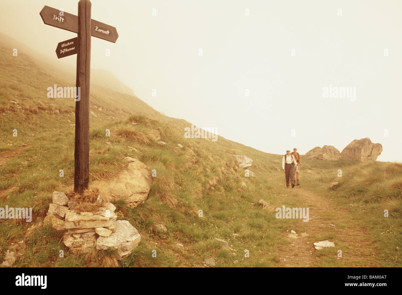 Zermatt switzerland hiking trail sign hi-res stock photography and ...