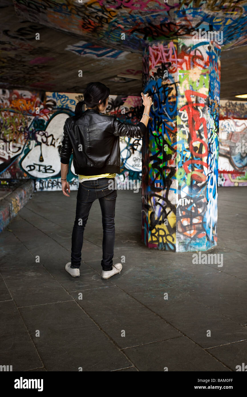 Spraying Graffiti High Resolution Stock Photography and Images - Alamy