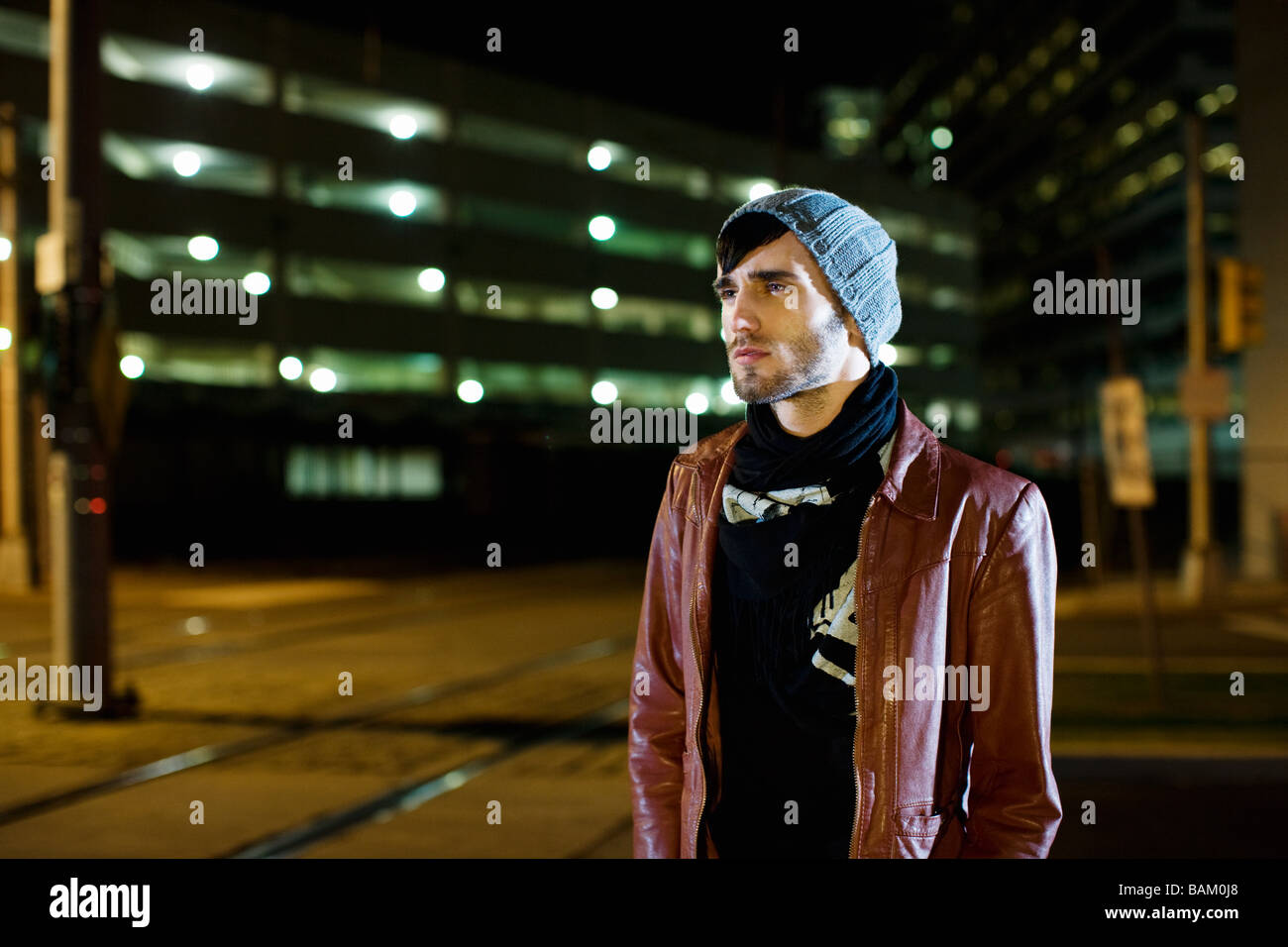 Man and the city hi-res stock photography and images - Alamy