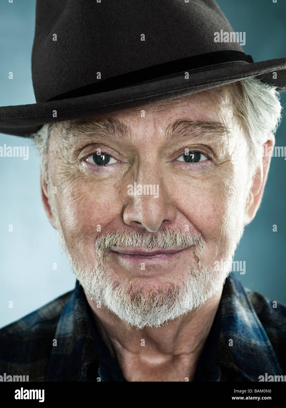 Portrait of a senior man Stock Photo - Alamy