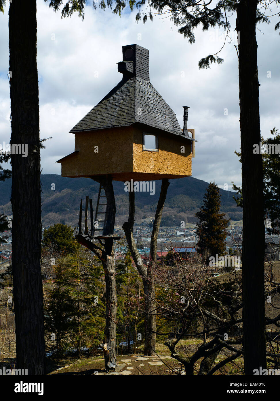 TREE TEA HOUSE, TERUNOBU FUJIMORI, NAGANO, JAPAN Stock Photo - Alamy