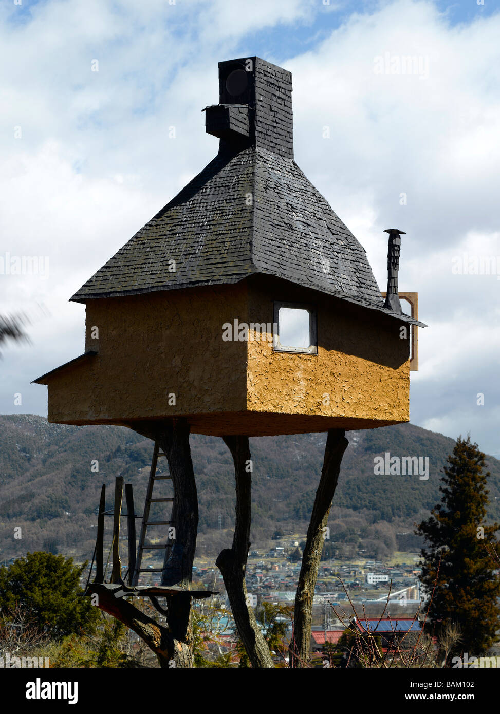 TREE TEA HOUSE, TERUNOBU FUJIMORI, NAGANO, JAPAN Stock Photo - Alamy