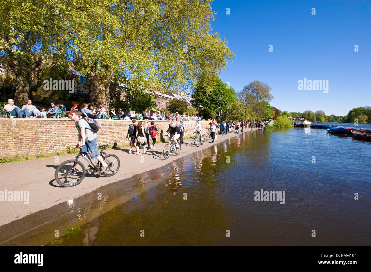 London Richmond River High Resolution Stock Photography and Images - Alamy