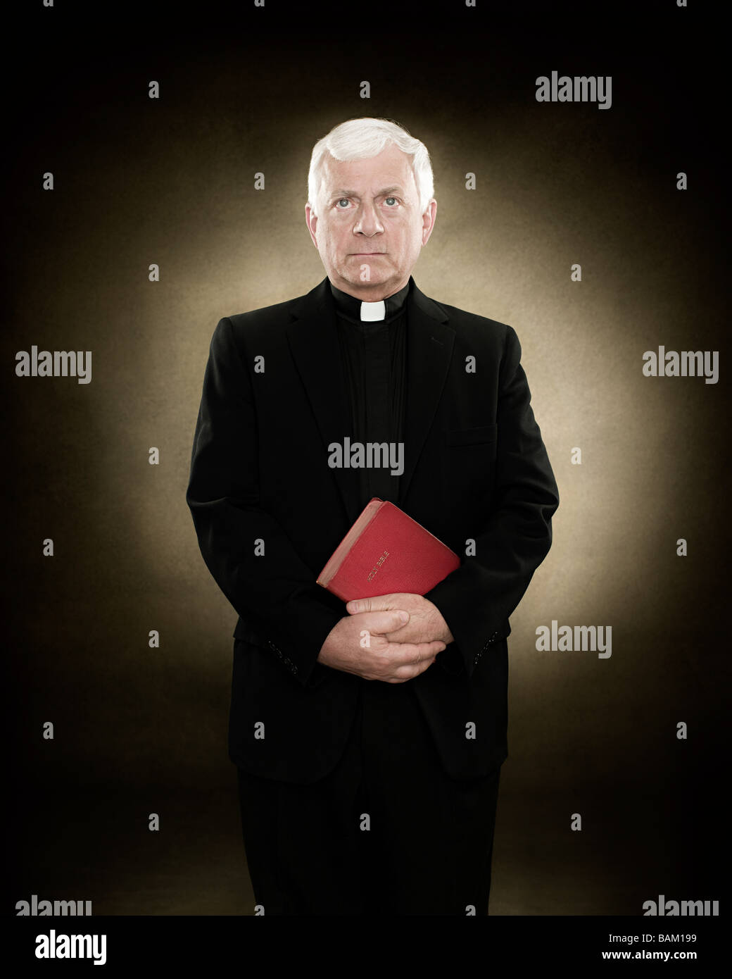 Priest hi-res stock photography and images - Alamy