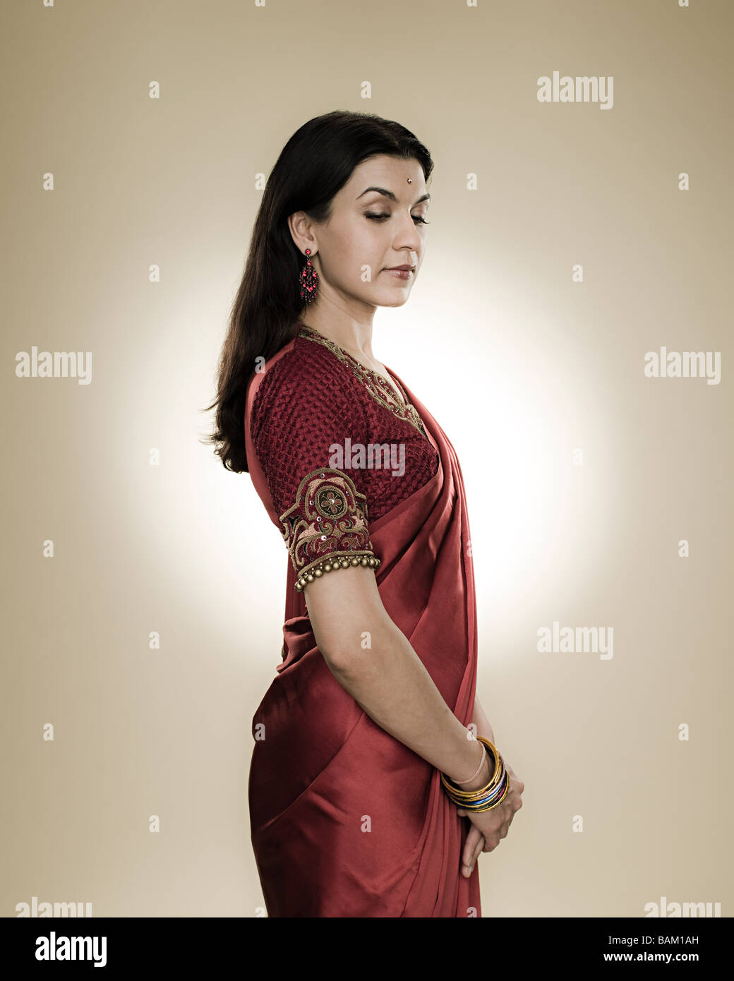 Portrait of a hindu woman Stock Photo - Alamy