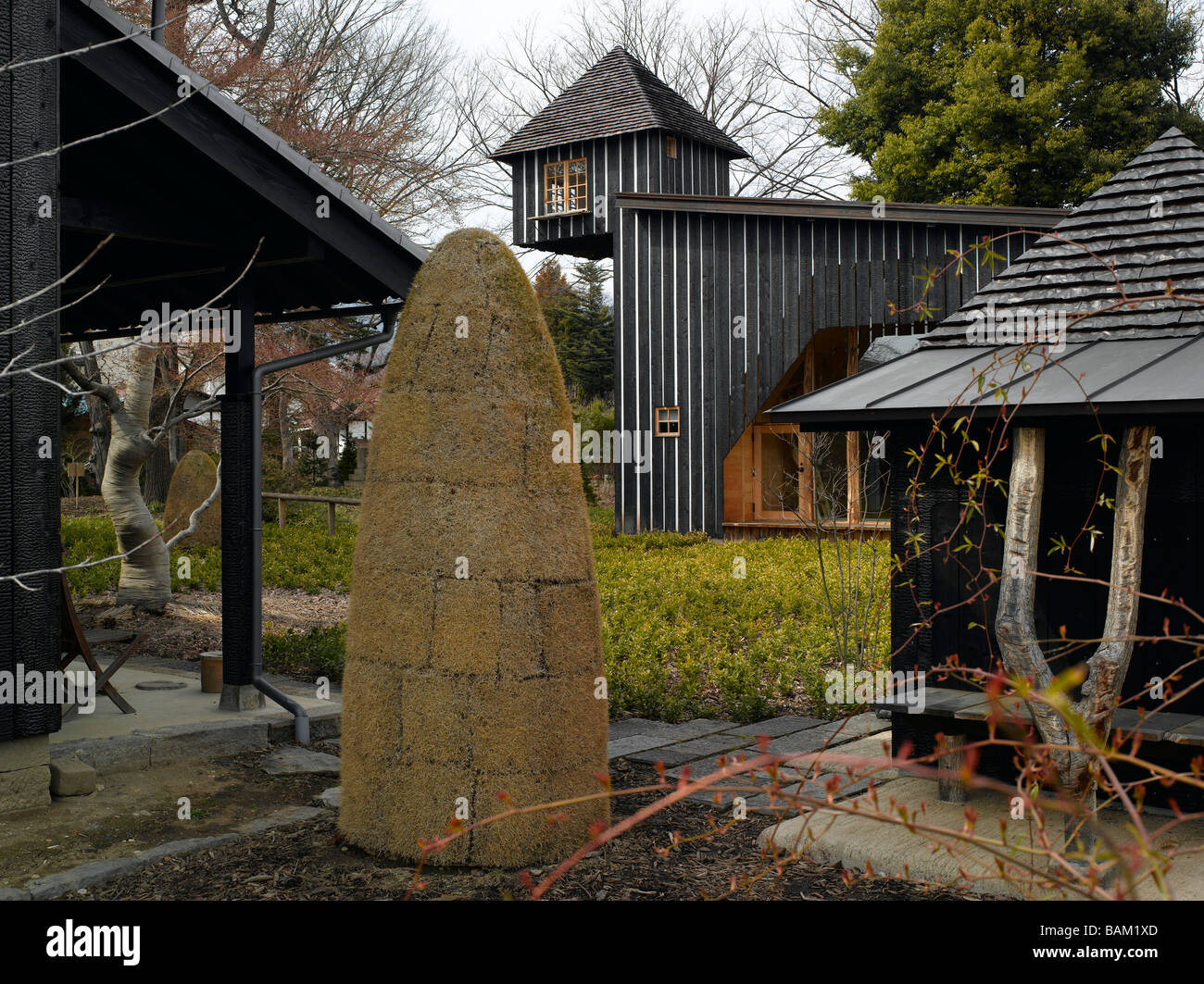 YAKISUGI HOUSE [CHARRED CEDAR HOUSE], TERUNOBU FUJIMORI, NAGANO, JAPAN ...
