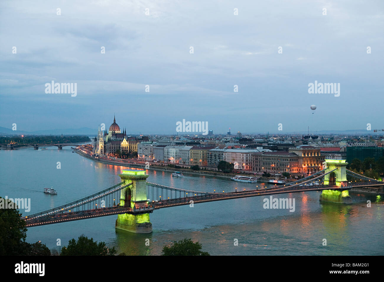 Szechenyi chain bridge and danube river Stock Photo - Alamy