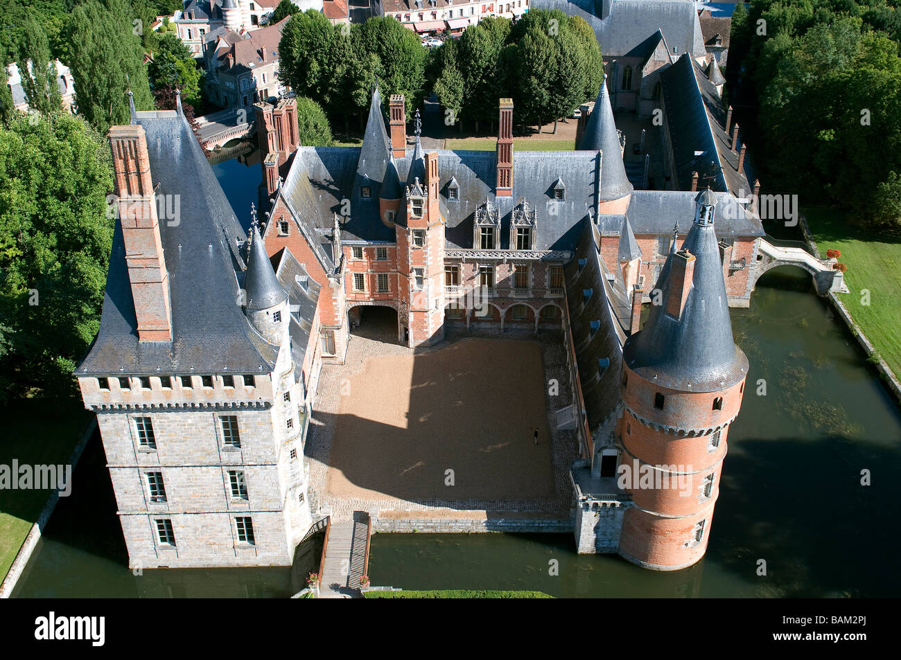 France, Eure et Loir, Maintenon, the castle (aerial view Stock Photo ...