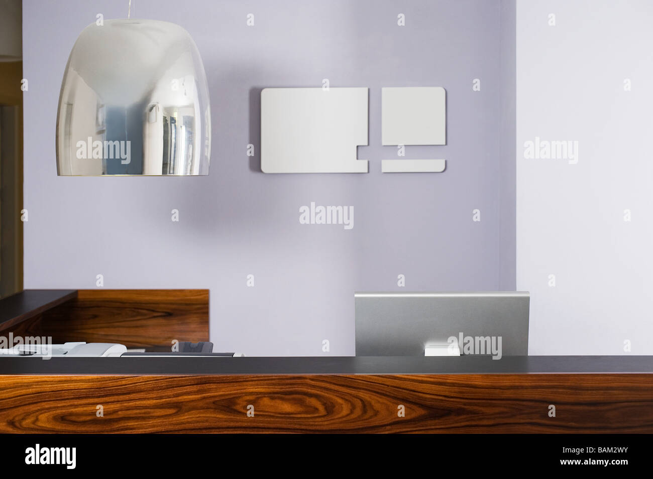 Reception desk hi-res stock photography and images - Alamy