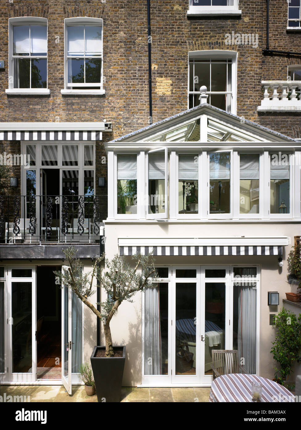UPPER ADDISON GARDENS, THORP, LONDON, UNITED KINGDOM Stock Photo - Alamy
