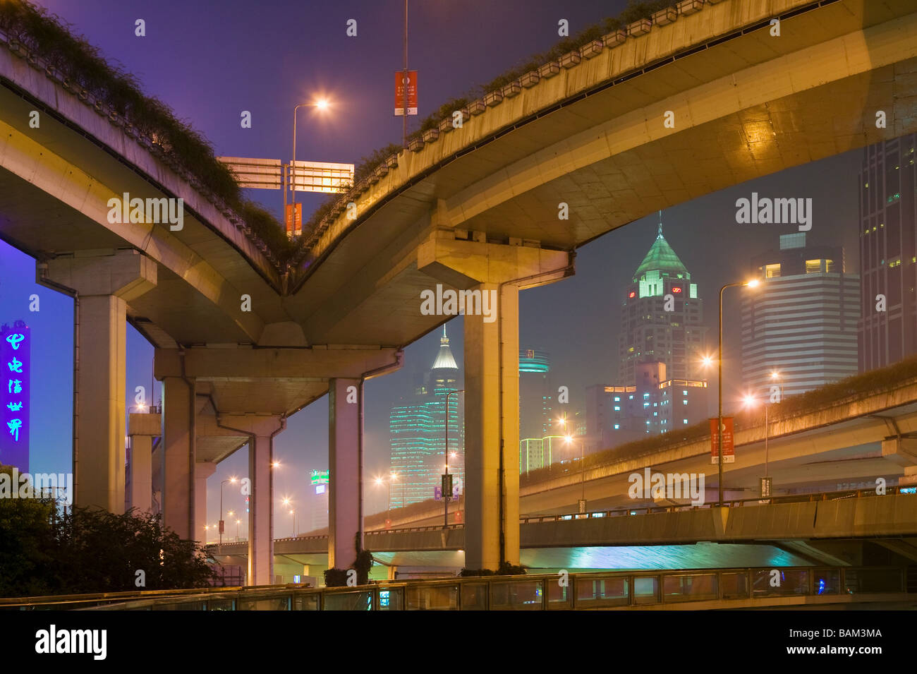 Elevated highway hi-res stock photography and images - Alamy