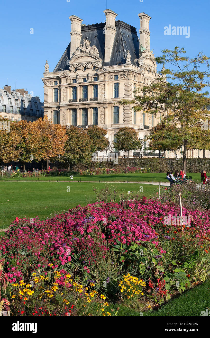 Louvre background hi-res stock photography and images - Alamy