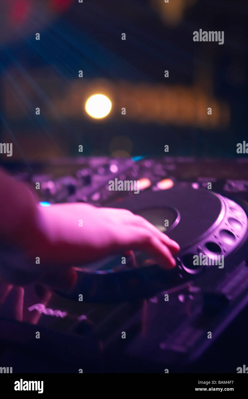 Turn tables hi-res stock photography and images - Alamy