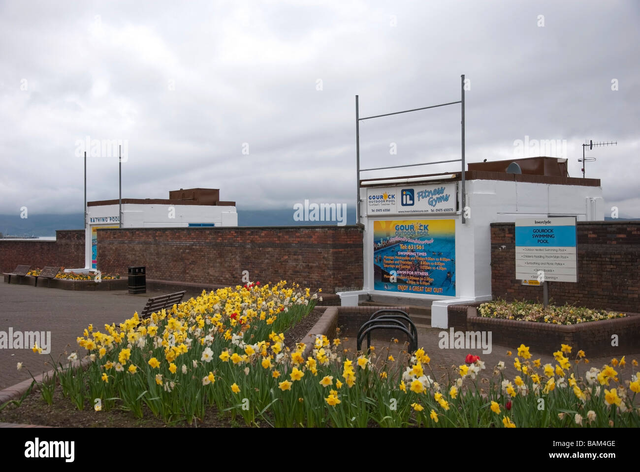Exterior of Gourock Outdoor Swimming Pool Stock Photo - Alamy