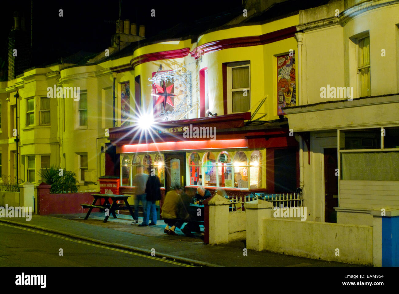 Heart and hand brighton hi-res stock photography and images - Alamy