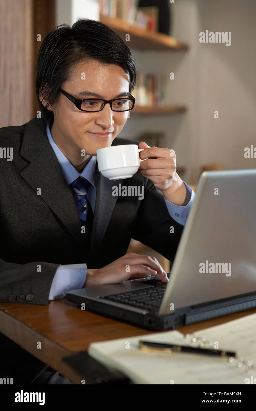 Coffee drinker and computer hi-res stock photography and images - Alamy