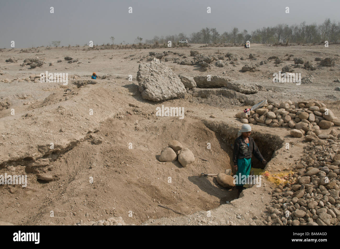 Slave pit hi-res stock photography and images - Alamy