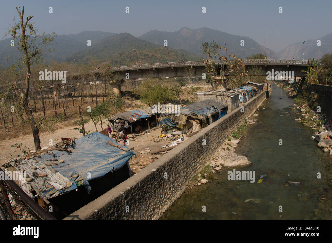 Overcrowded slums hi-res stock photography and images - Alamy