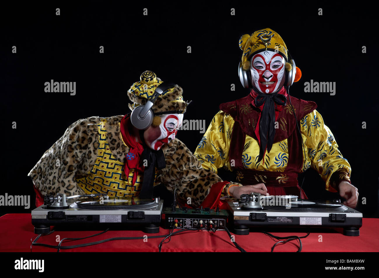 Turn tables hi-res stock photography and images - Alamy