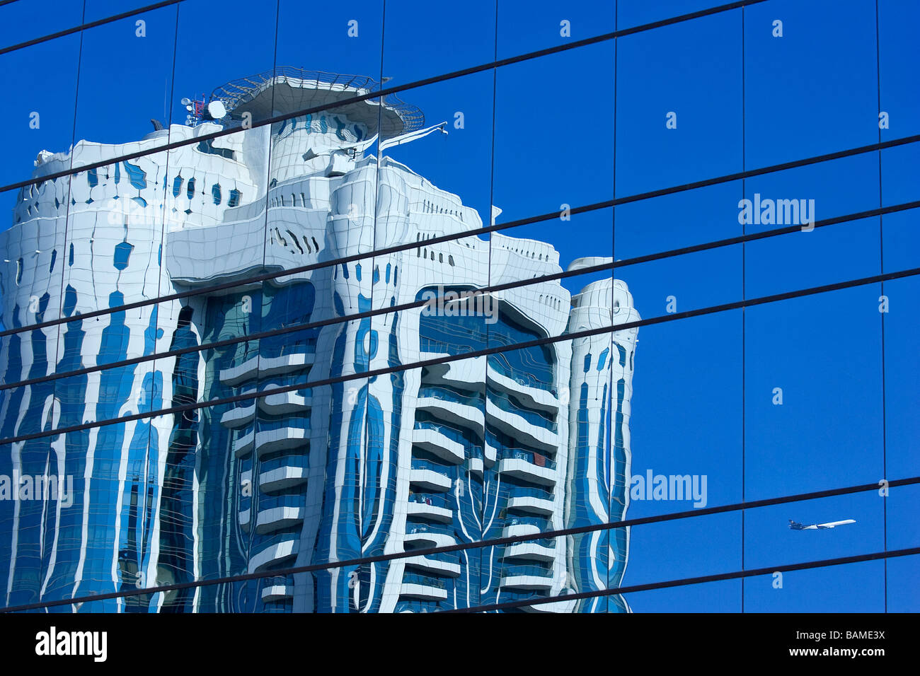 United Arab Emirates, Dubai, reflection of building Stock Photo - Alamy