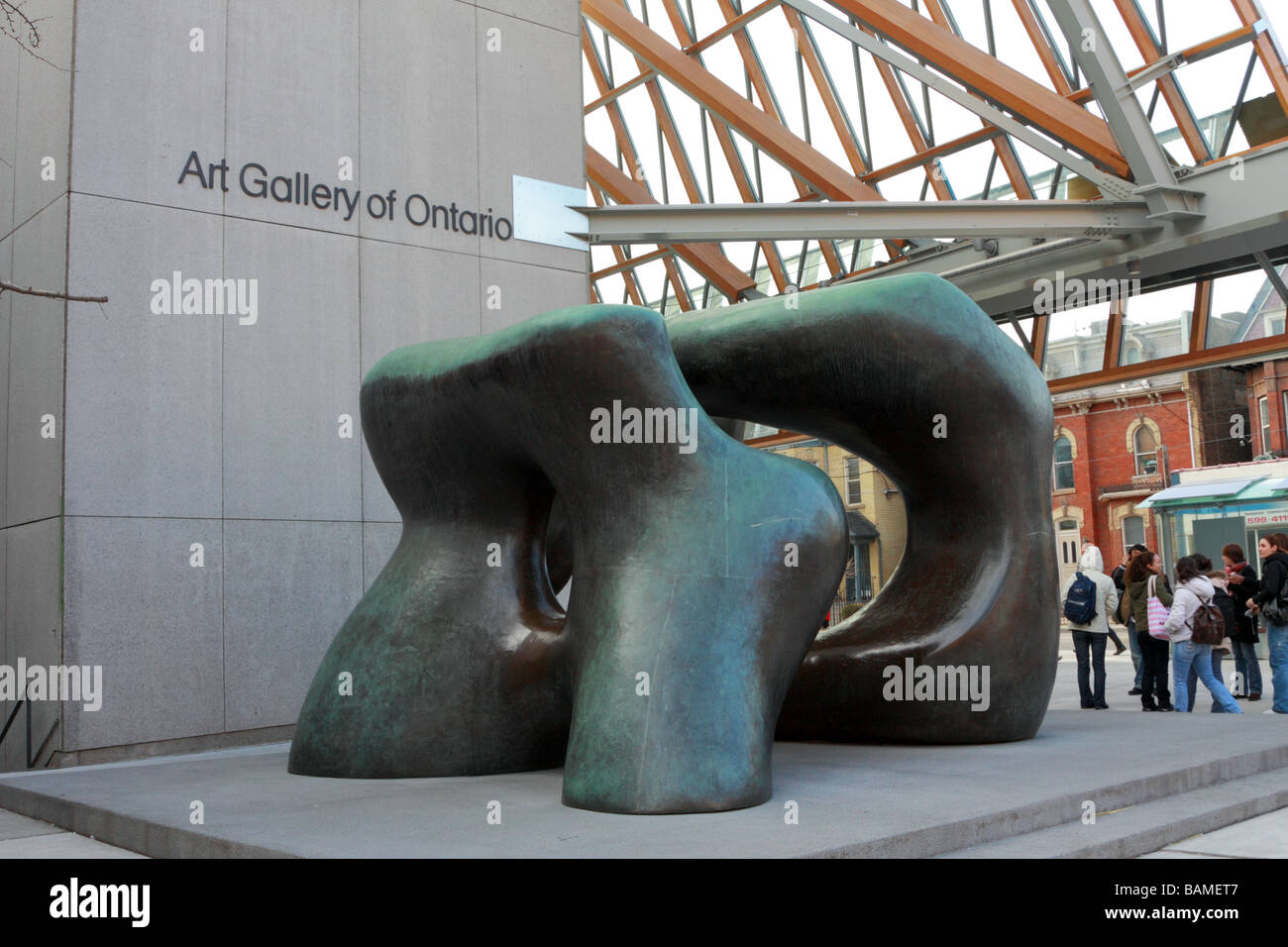 Students outside the Art Gallery of Ontario after its 2008 expansion in ...