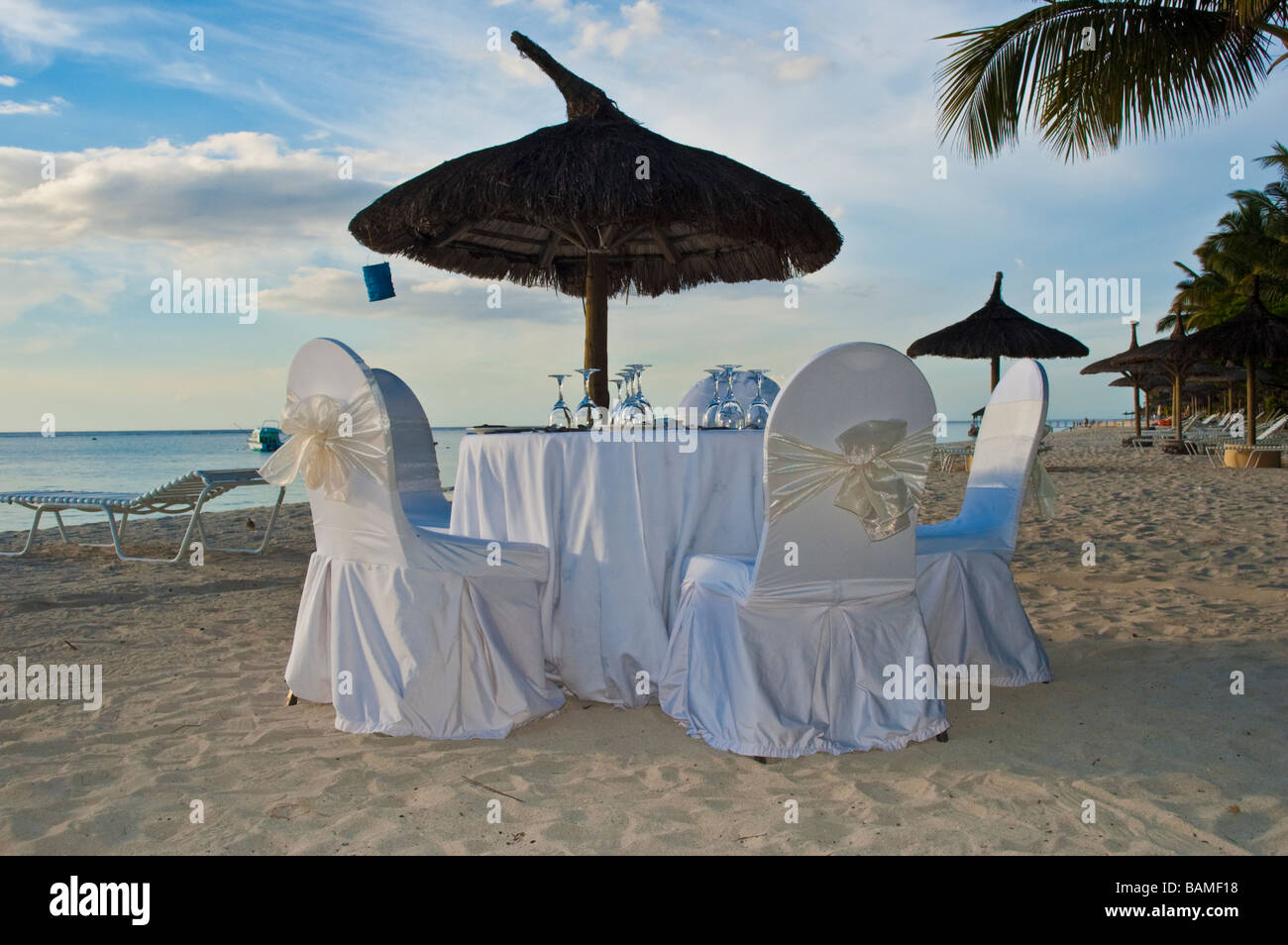 Dinner on coast hi-res stock photography and images - Alamy