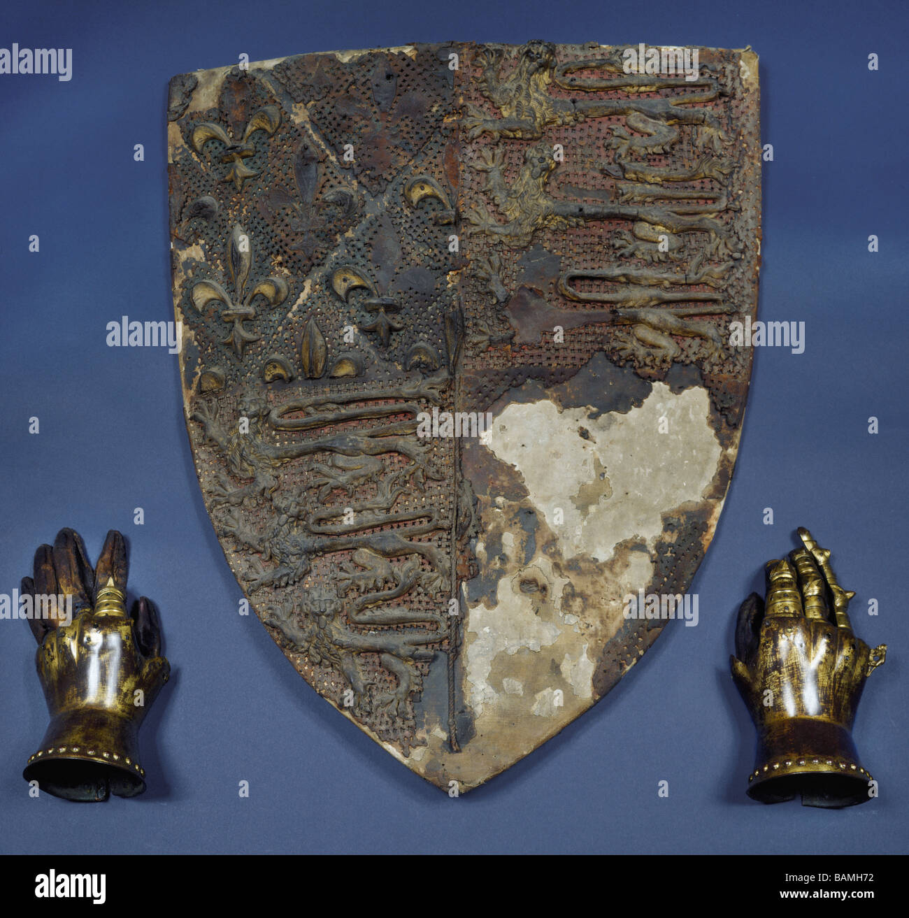 Canterbury Cathedral Edward the Black Prince's shield and gauntlets ...