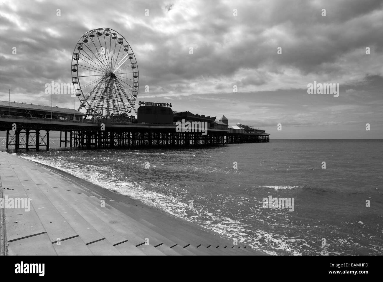 Central Pier in Blackpool, England, with ferris wheel Stock Photo - Alamy