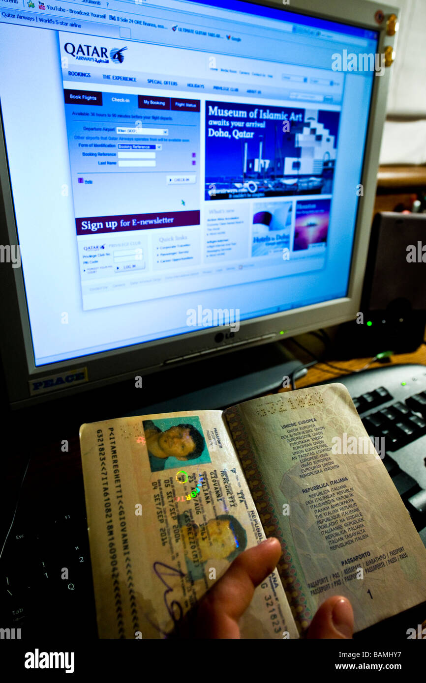 check in online Stock Photo - Alamy
