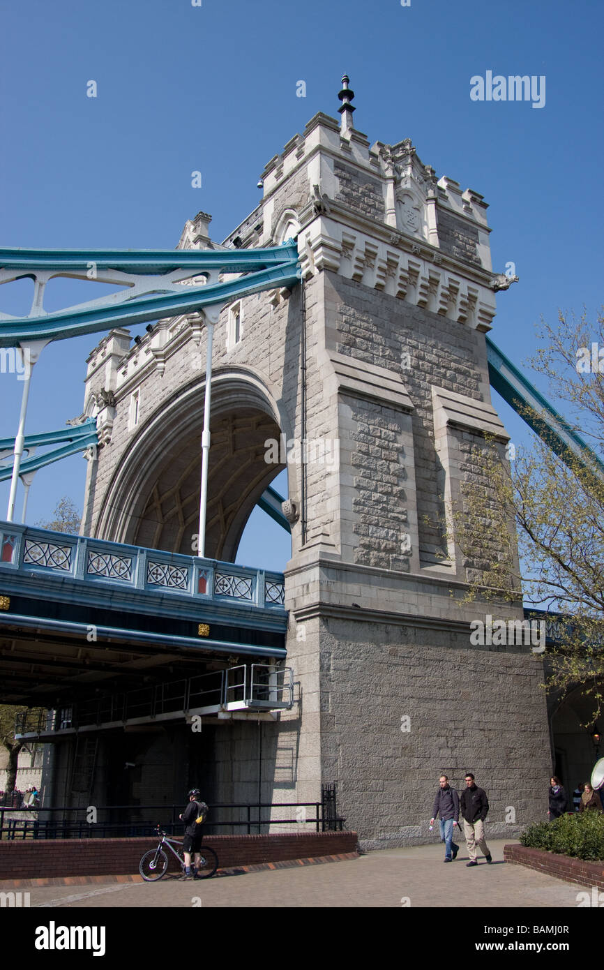 Blue sky bridge arch hi-res stock photography and images - Alamy