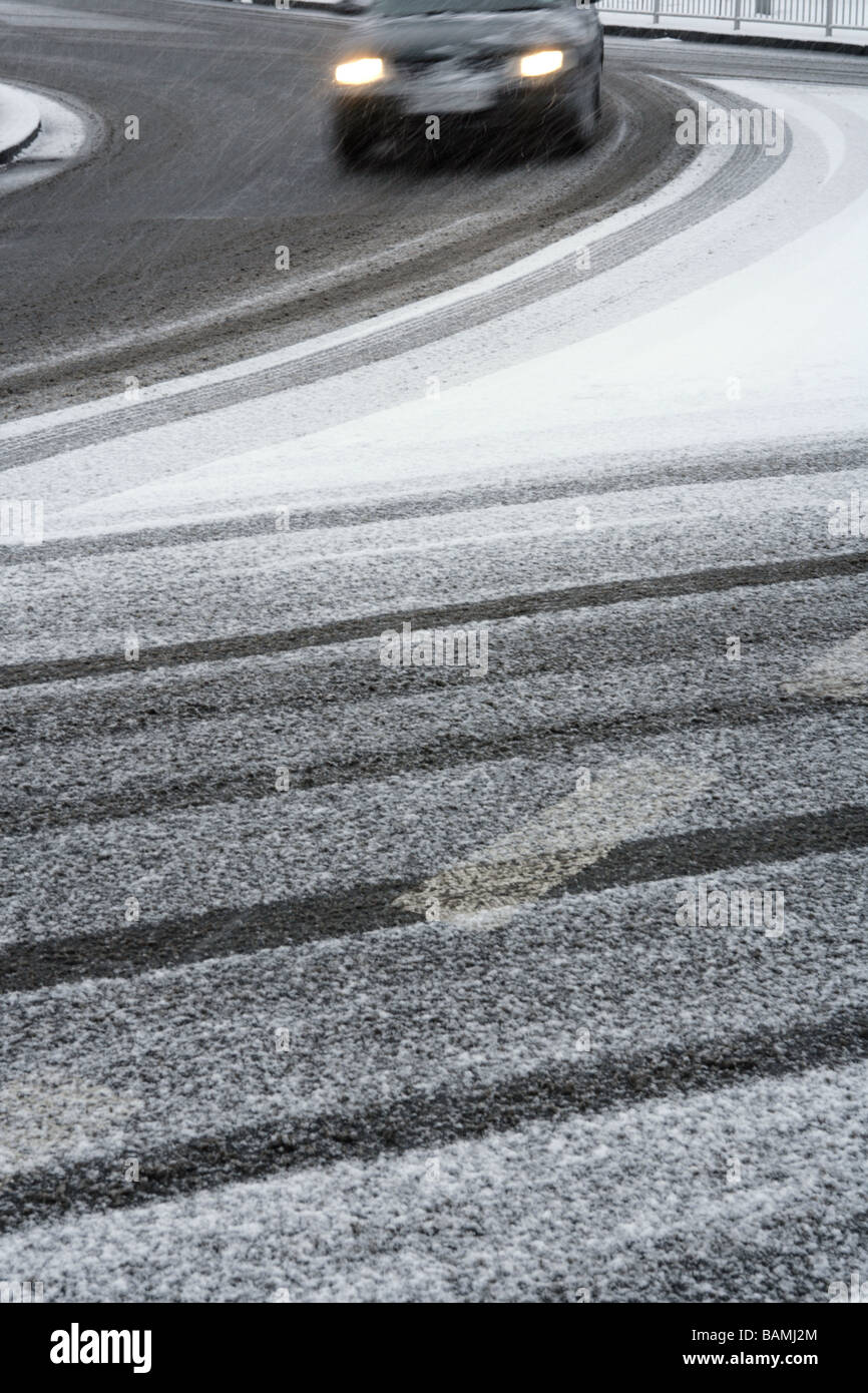 Cars ice hi-res stock photography and images - Alamy