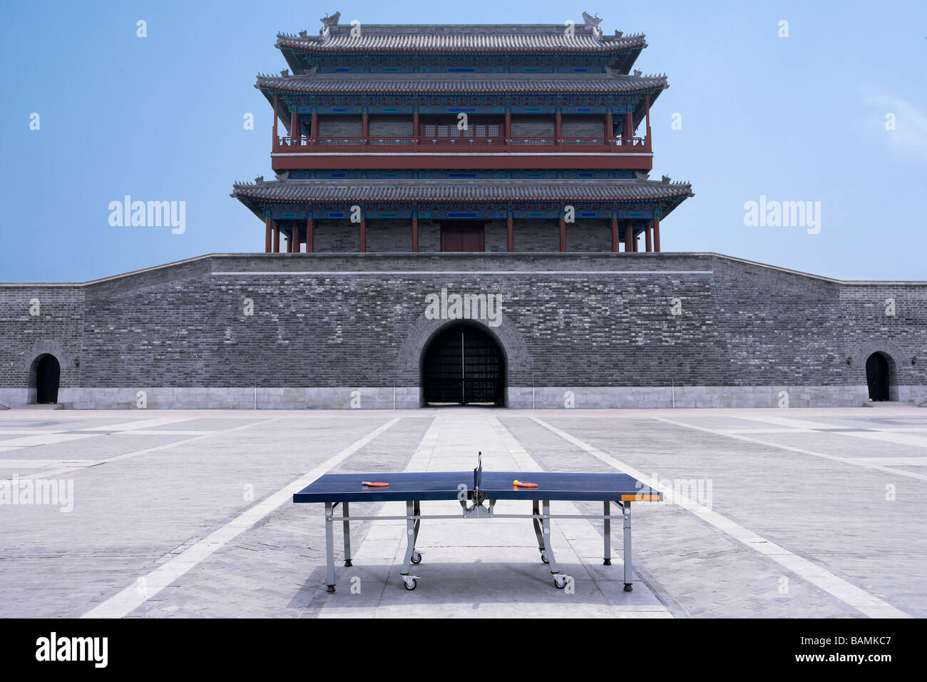 Ping Pong Table In Front Of A Temple Stock Photo - Alamy