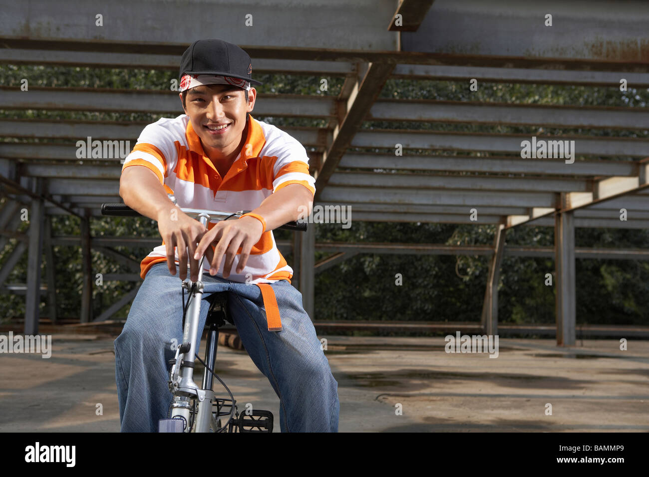Incomplete bicycle hi-res stock photography and images - Alamy