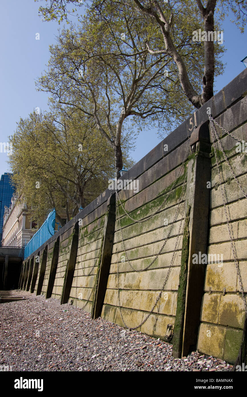 custom house riverbed moorings thames path north bank river thames ...