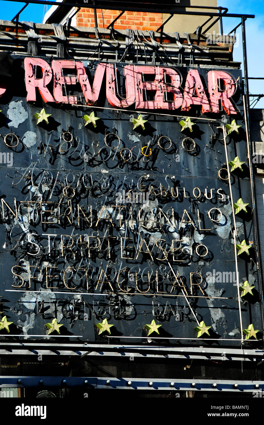 Raymond revue bar hi-res stock photography and images - Alamy