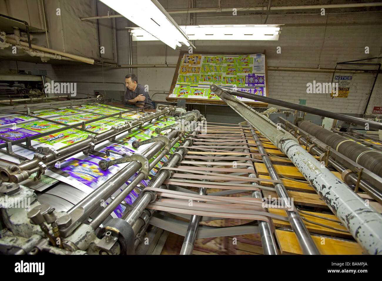 Workers Make Boxes for Retail Products Stock Photo - Alamy