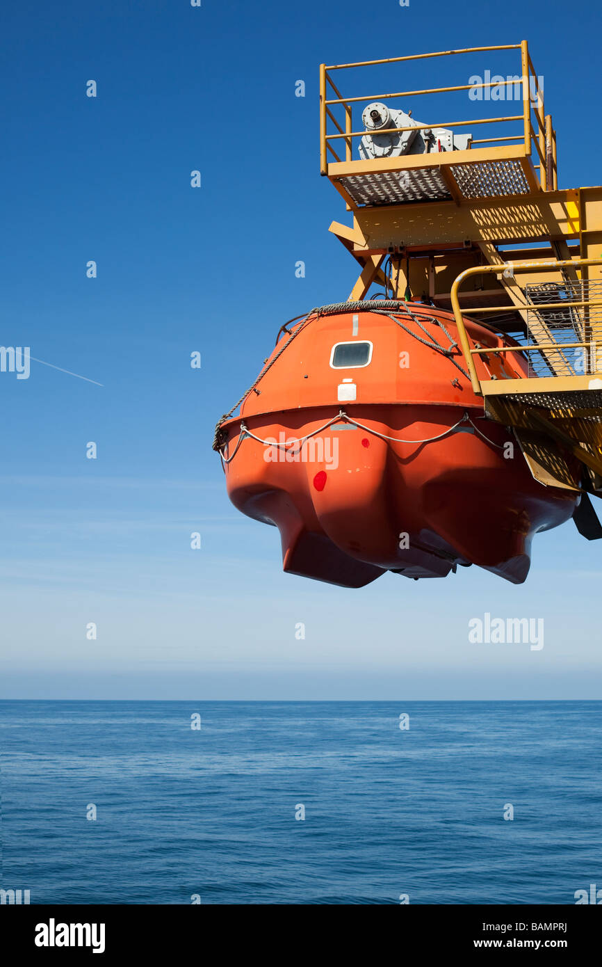 Offshore lifeboat hi-res stock photography and images - Alamy