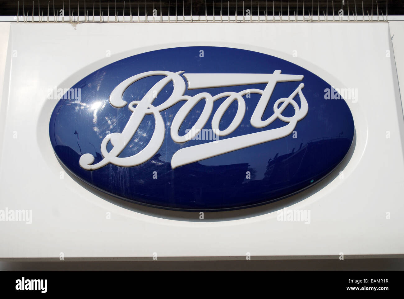 Boots chemist logo hi-res stock photography and images - Alamy