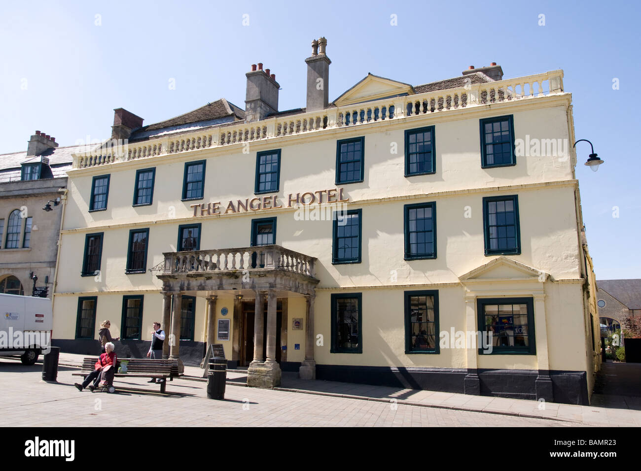 The angel hotel chippenham hi-res stock photography and images - Alamy
