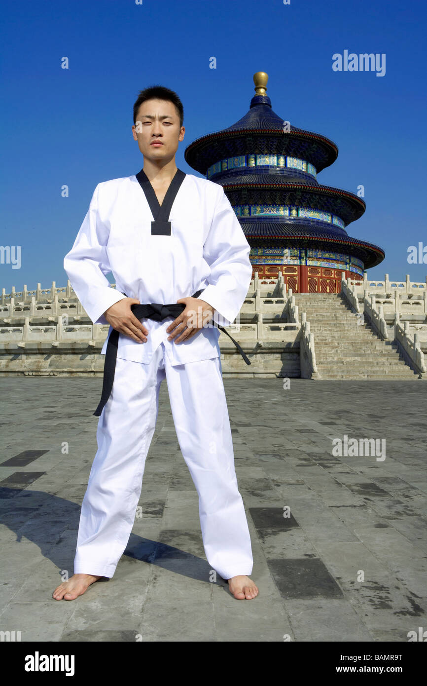 Asian sports temple martial arts hi-res stock photography and images ...